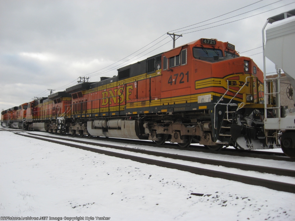 BNSF 4721